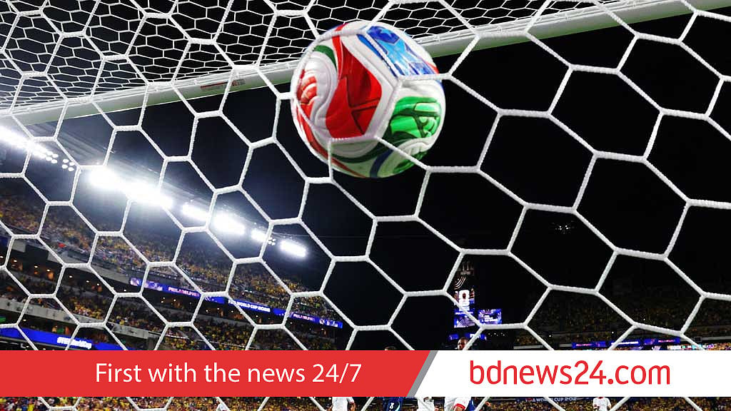 How many points are needed to advance to the World Cup knockouts?