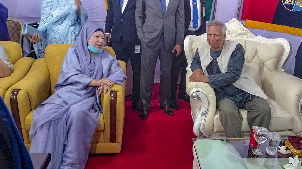 Khaleda, Yunus speak in private